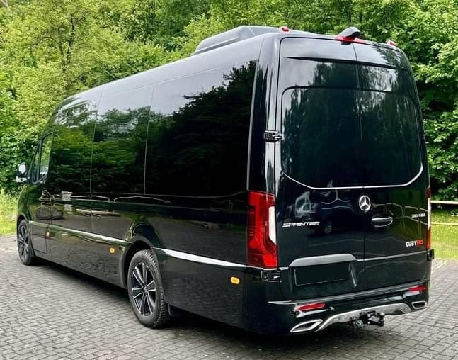 Van Budapest – Premier Group Travel Services Since 1988